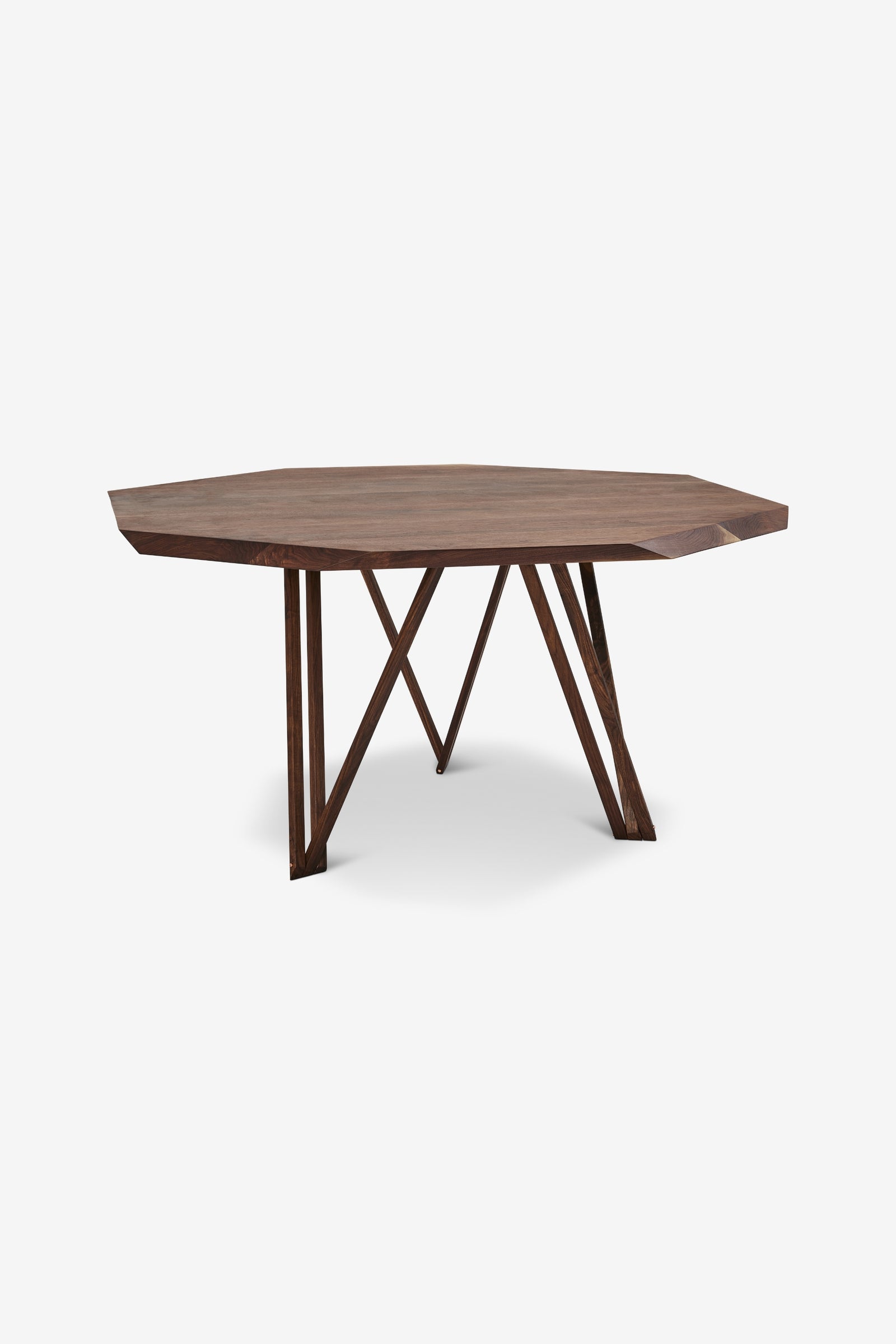 Dining table in walnut JN01 'round'